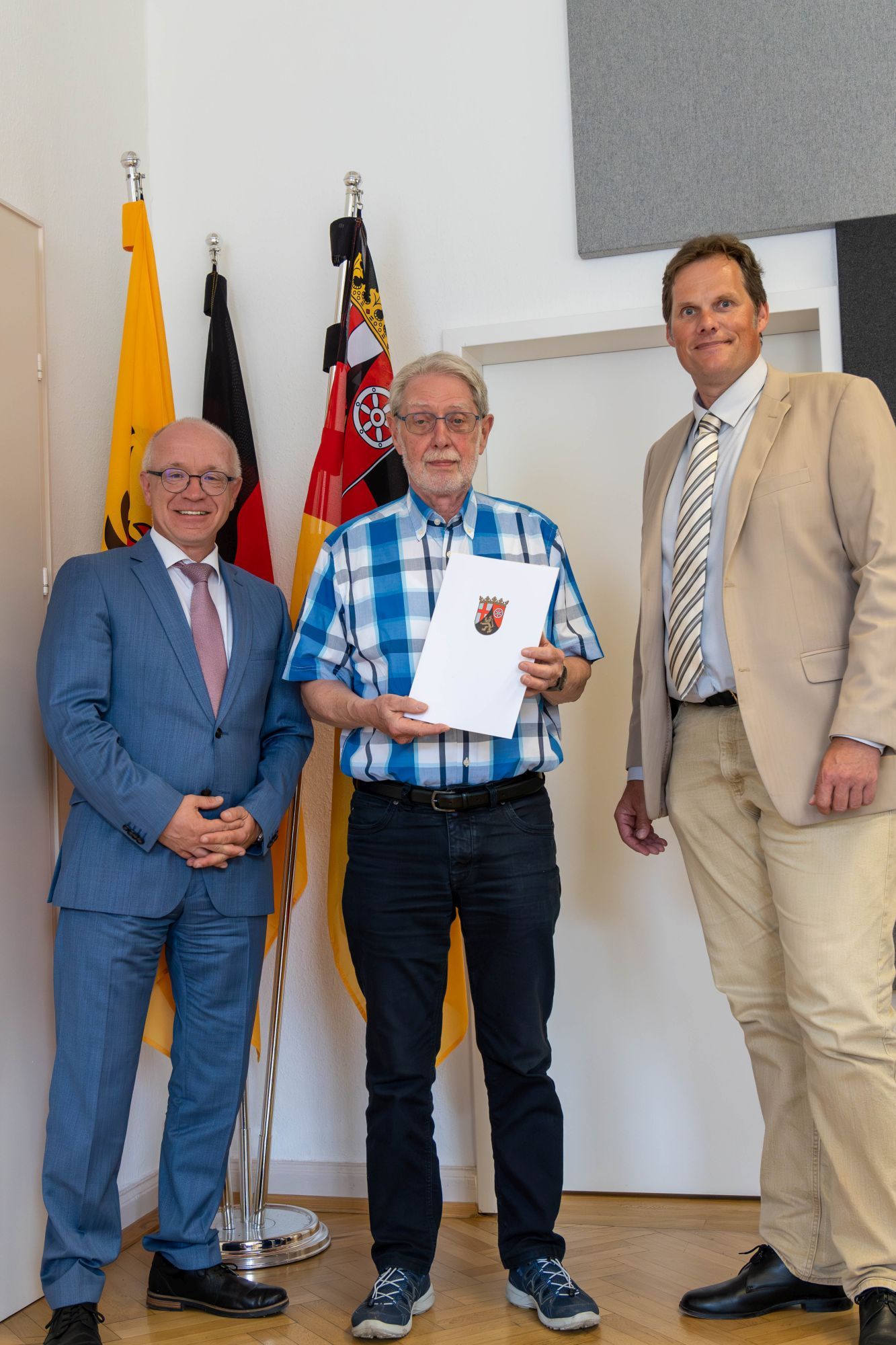 Dank für zehn Jahre Ehrenamt: Karlheinz Scherer als Schiedsmann ...